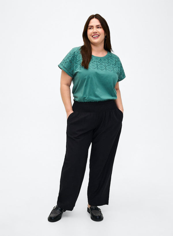 Ellie Buxur - Curvy & Stout