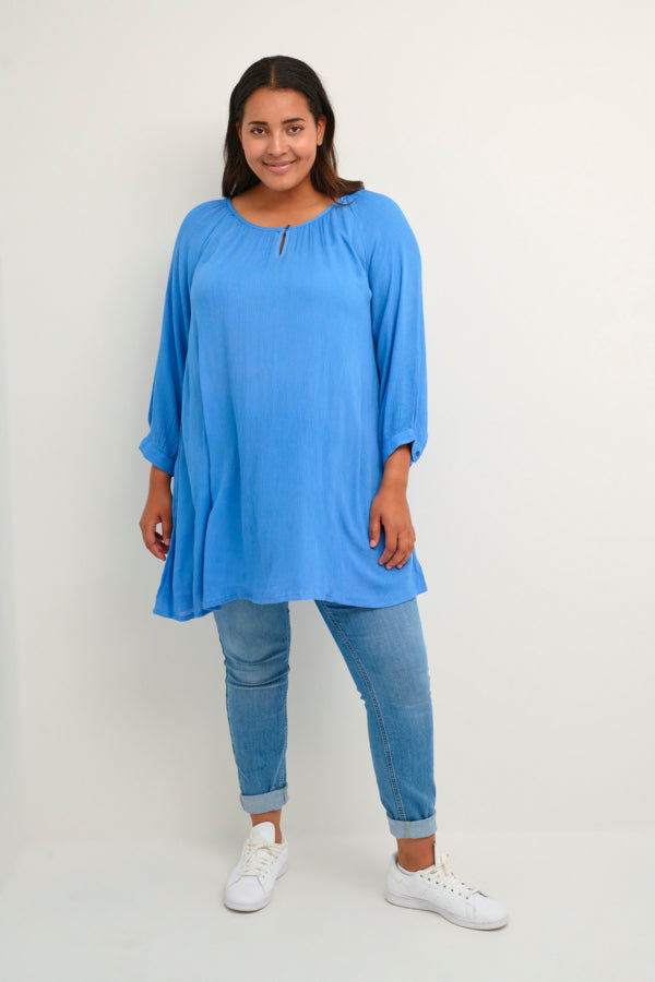 Ami Button Túnika - Curvy & Stout